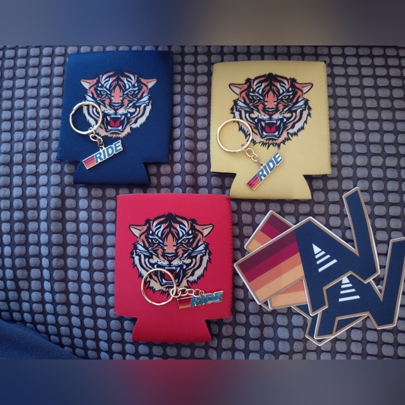 Aviator Nation | Dining | Aviator Nation Set Tiger Print Can Koozies ...